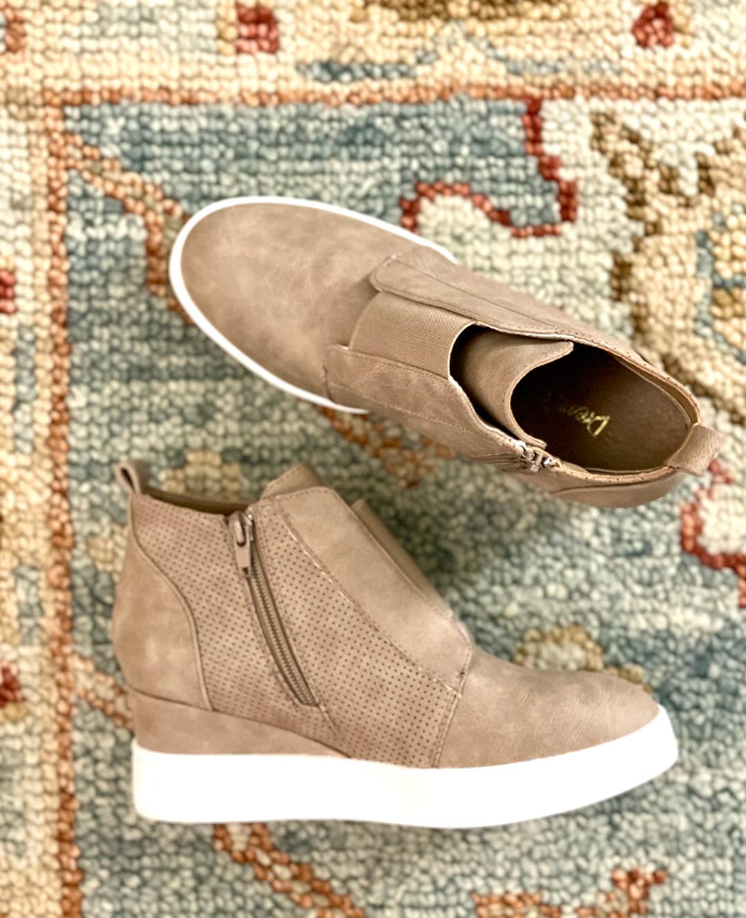 Getting Ready for Fall: Graphic Tees and Shoes — Sheaffer Told Me To